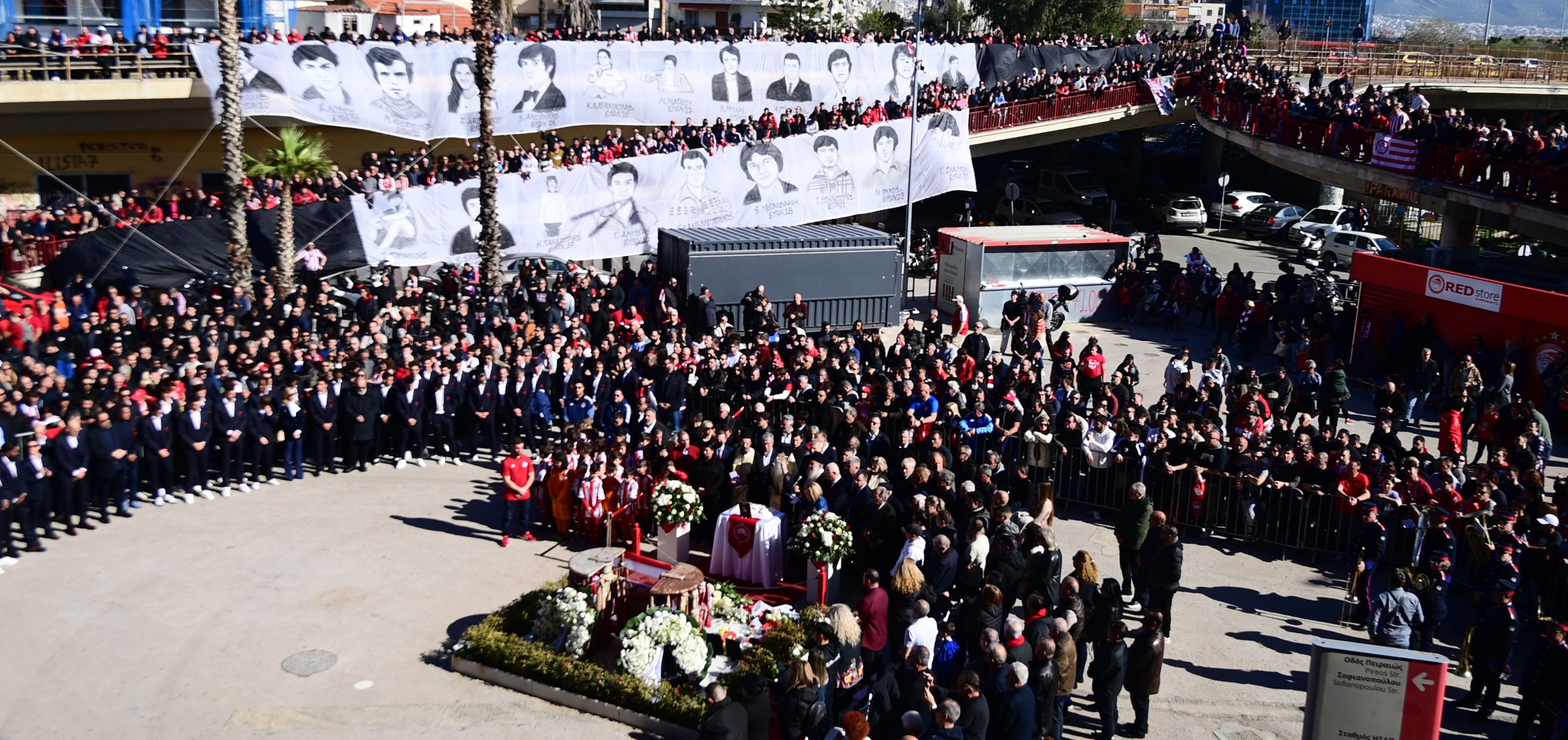 Η οικογένεια του Ολυμπιακού τίμησε τα 21 αδικοχαμένα αδέρφια μας